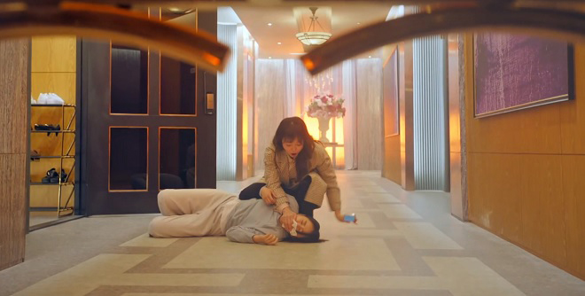 'Penthouse 3': Yoon Hee giải cứu Ha Eun Byul, Joo Dan Tae hại chết Jin Boon Hong?